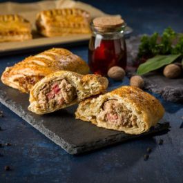 Proper Cornish Chunky Maple & Bacon Pork Rolls