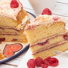 Cobbs Double Layer Cranachan Raspberry Cake